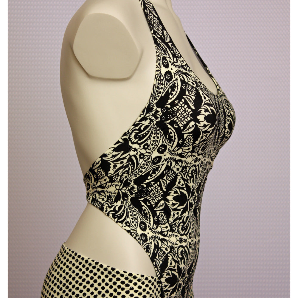 Corsica Monokini One Piece Black/Ivory Swimsuit – PoinsettiaStyle.co.uk